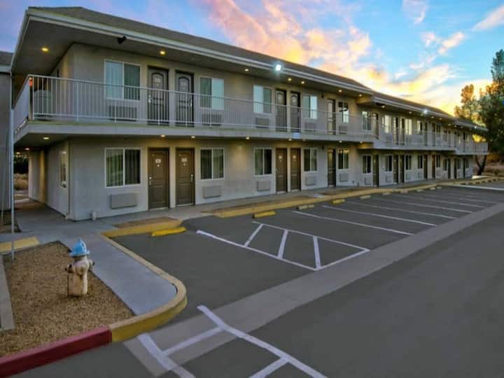 2 Lits Queen | Fumer - Victorville, CA