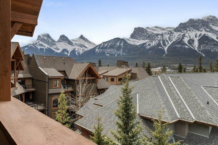 Luxury Mt. View Penthouse - Canmore