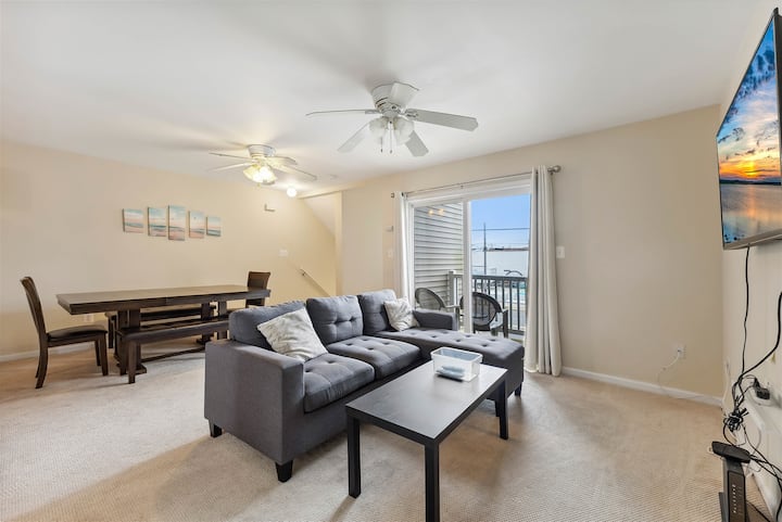 Spacious 4 Br Condo With A Garage & Private Decks - Avalon, NJ