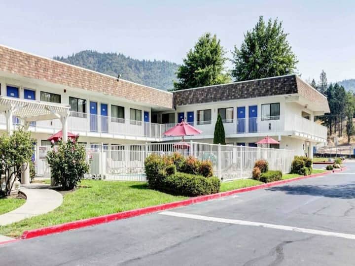 Ms6 Seattle | 1 Lit King | - Grants Pass, OR