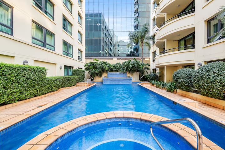 Bright Studio With Pool Access In Parramatta - Parramatta