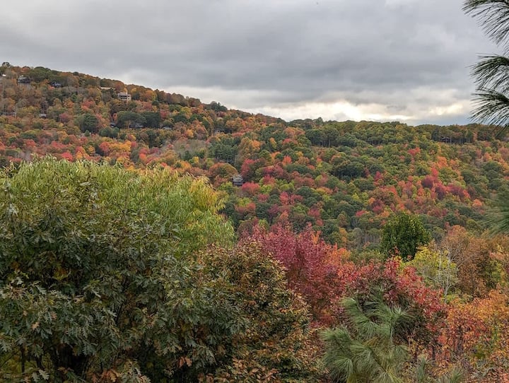 Crisp Mountain Air | Beech Mountain Fall Hideaway - Beech Mountain, NC