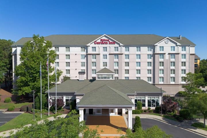 South Carolina Oasis Of Tranquility | Free Parking - Columbia
