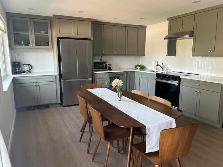 Cozy And Bright Sleeps 6 Near Tacoma/seattle - Des Moines, WA