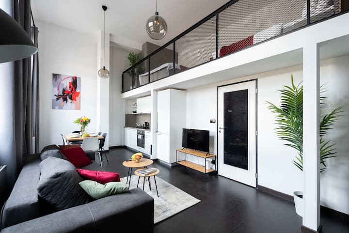 Family Apartment Near Metro | 8 Guests | Karlin - Prag