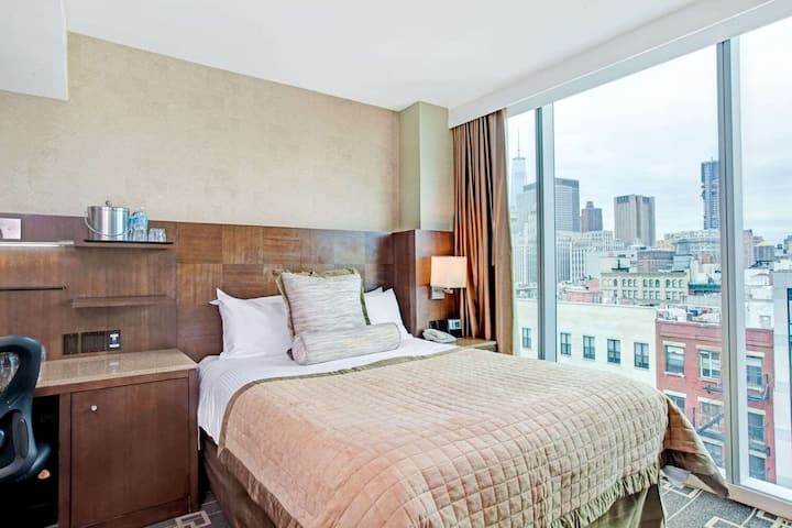 Queen | Wyndham Chinatown | Near Manhattan Bridge - New York City