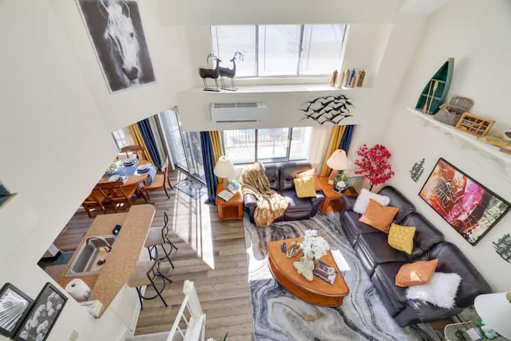 Powerful Penthouse - Lake View - Pocono Lake, PA