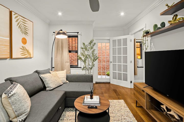 Hip Nyc Hideaway In Lively East Village - Brooklyn, NY