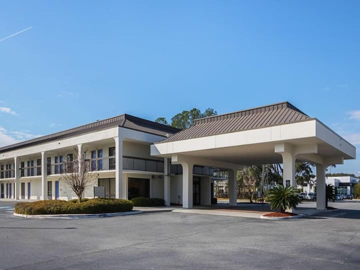 Motel6 Savannah | 1 Lit King Size | Non-fumeur - Savannah, GA