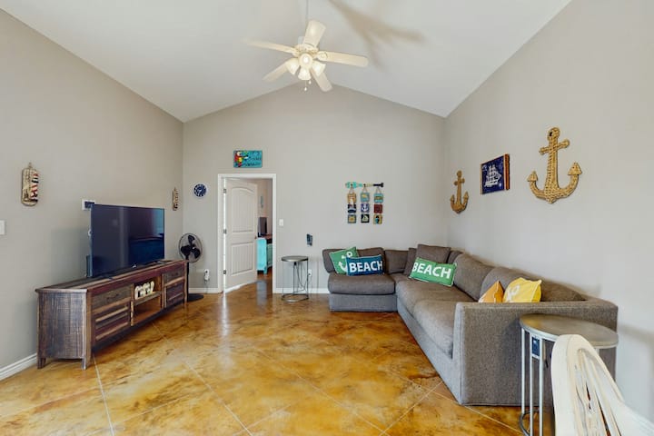 2 Br Coastal Home Close To Beach - Dog-friendly - Corpus Christi, TX