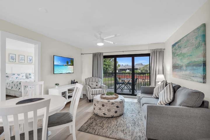Perfect For Groups Or Multigenerational Travel - Naples, FL