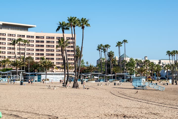 Beachfront Escape | Market. Terrace. Rewards. - Santa Monica, CA