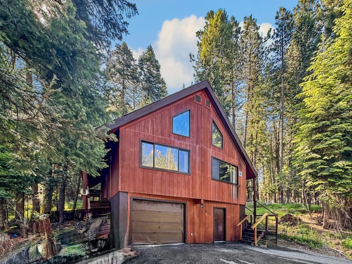 Downtown Mccall Retreat – 4 Bd 3 Bath Walkable Gem - McCall, ID