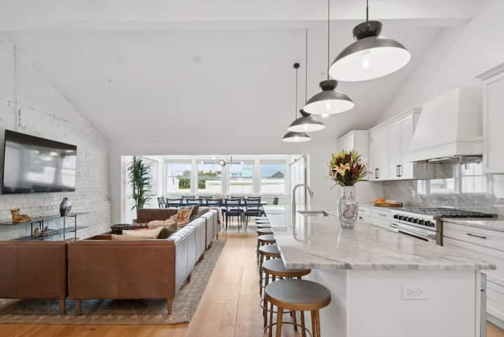 Two Expansive Cbd Condos | Near French Quarter - Metairie, LA