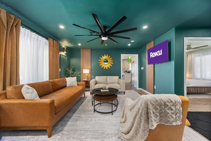 2kings|1gig Wifi| Skylight |Nosteps| Extra Clean - Bakersfield, CA