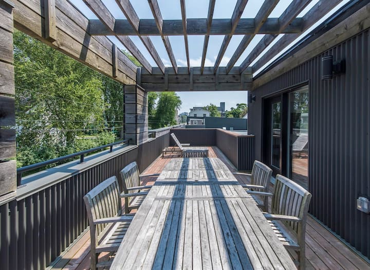 1 Bed W. Large Rooftop Deck In Vibrant North End - カナダ ハリファックス