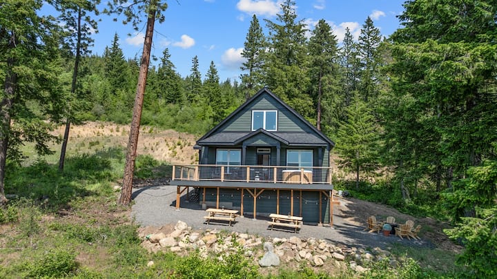 Ridge Retreat – Hot Tub, Pool, Views & Family Fun - Ronald, WA