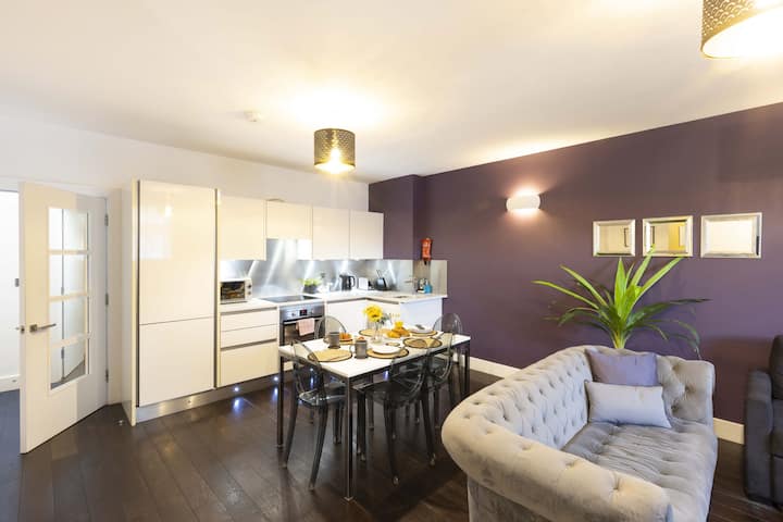 River & Hospital Base, Kings Road Retreat - Reading