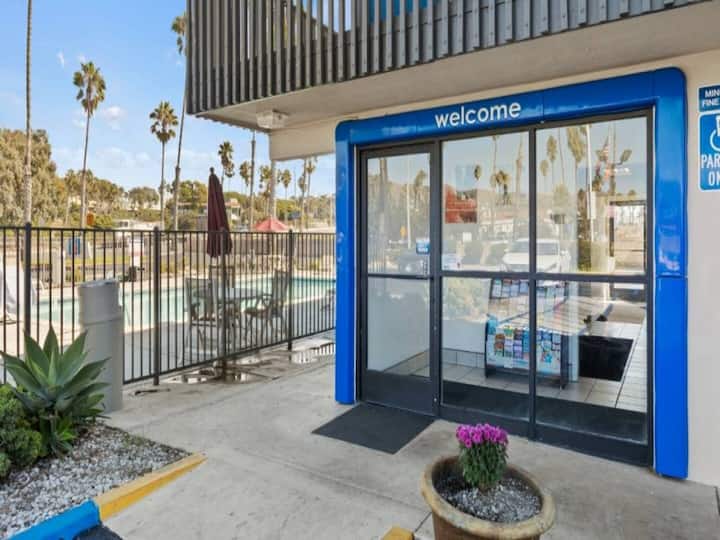 1 Lit Complet | Ada / Baignoire / - Ventura, CA