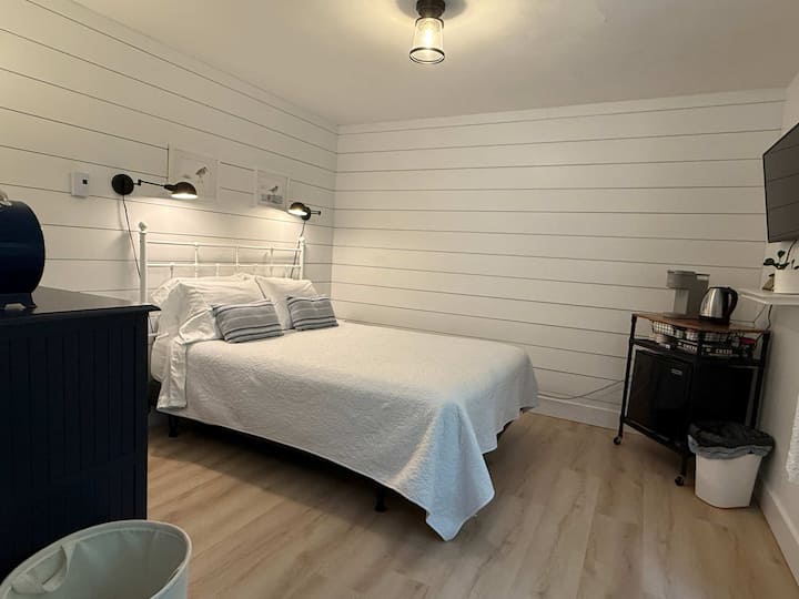 The Dorthea Jacobs Grant Room #4 - Ogunquit, ME