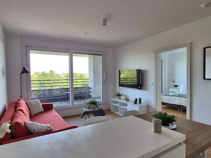 2 Br Unit In Highrise Close To Metro - Schwechat