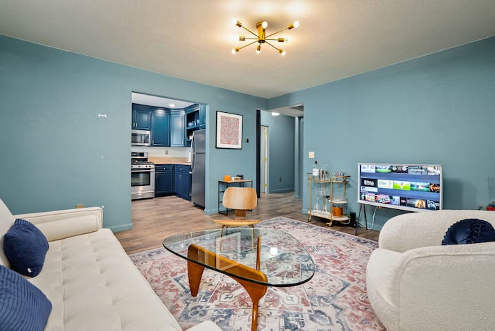 Stay In Downtown | 2br Above Shops & Dining - San Miguel, CA