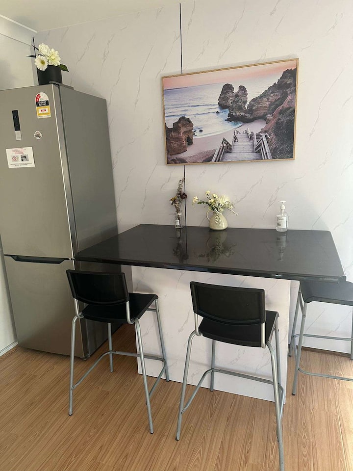 Double Room - Convenient Access & Local Dining - Blacktown