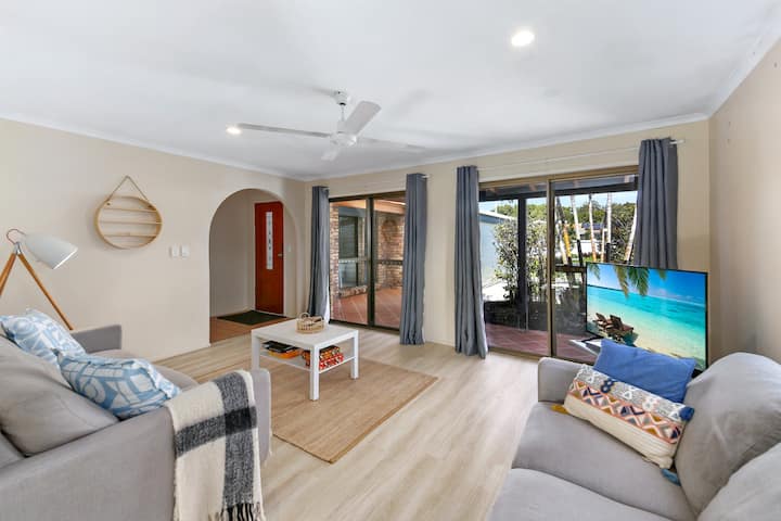 Book Ur Holiday - Ac, Bbq & Pet Friendly Beachside - Sunshine Coast Queensland, Australia