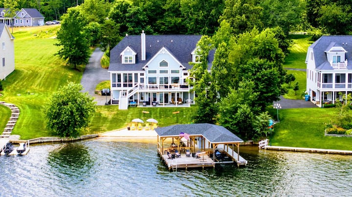 New 7br Lakefront Lake Anna, Boat Dock, Deck Views - Lake Anna, VA