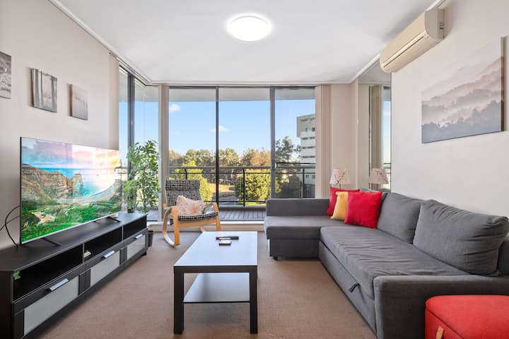 Bright 2-bed Apartment Near Wentworth Point Sights - Parramatta