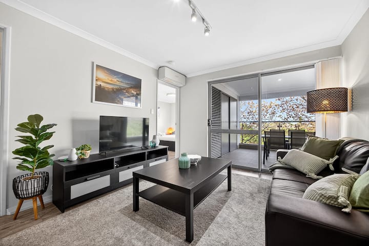 Modern Coastal Retreat 2br Apt In Rockingham - Rockingham