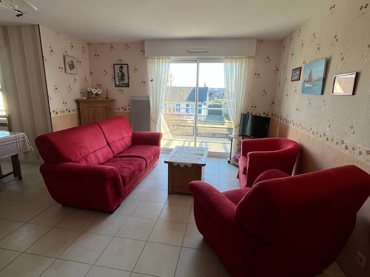 Appartement Proche Commerces Et Gare Avec Garage - La Turballe