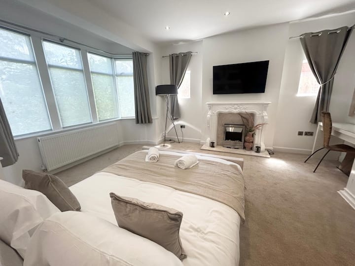 Stanley House - Luxury 6 Bed, Free Parking - Blackpool