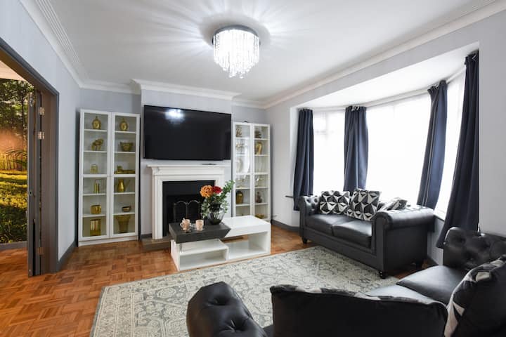 Railway House | Cosham's Family Friendly Home - Havant