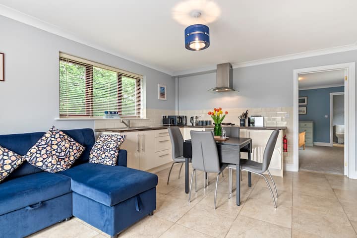 The Willows - Peaceful Retreat - Tenby