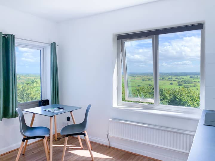 Glastonbury Studio - Tor View - Sleeps 2 - Glastonbury