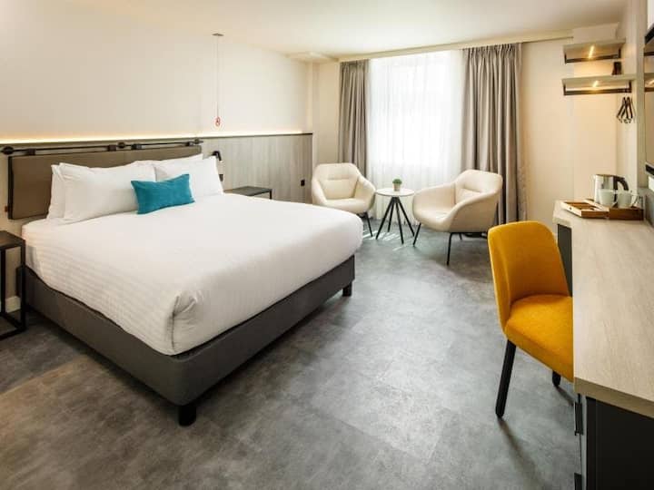 Restful Room With Ada Features - Cockfosters