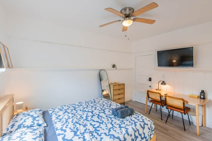 Broadway 3 - New Private Studio W/ Kitchenette - Hermosa Beach, CA