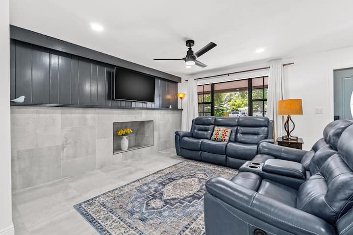 Newly Remodeled-minutes From The Beach - Madeira Beach, FL
