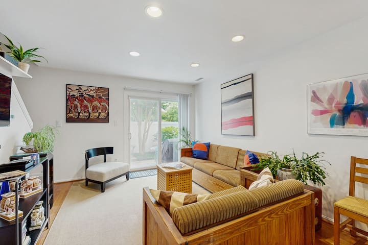 5 Blocks To Shore! Rehoboth Beach Family Escape - Dewey Beach, DE