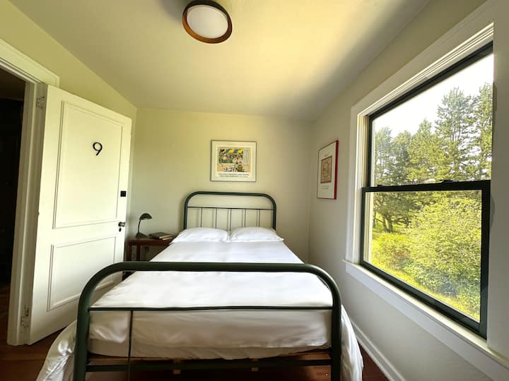 Moby Dick-double Room With Shared Bathroom - 9 - Ocean Park, WA