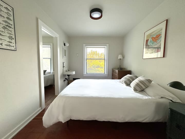 Moby Dick -Triple Room  With Shared Bathroom - 5&6 - Ocean Park, WA