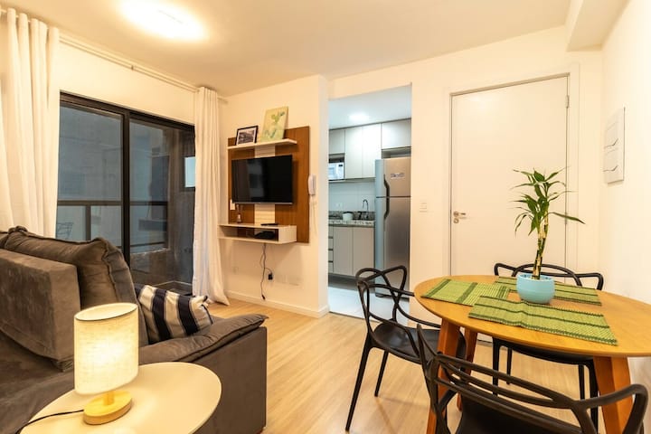 Super Apto 2q | Vaga, Coworking E Sacada! - クリティバ