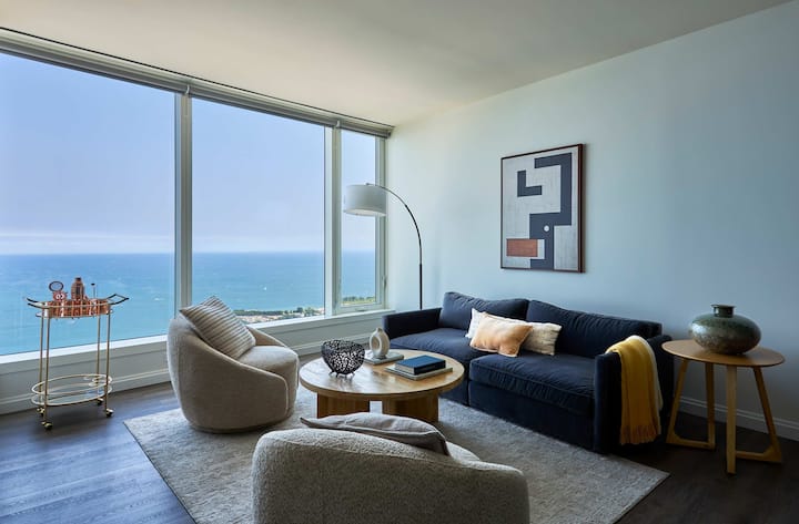 Luxe 67th Flr 2br: Endless Lake Views, Top Skydeck - Fuller Park - Chicago