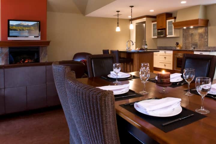 Spacious Canmore Escape | 2br + Hot Tub Access - Canmore