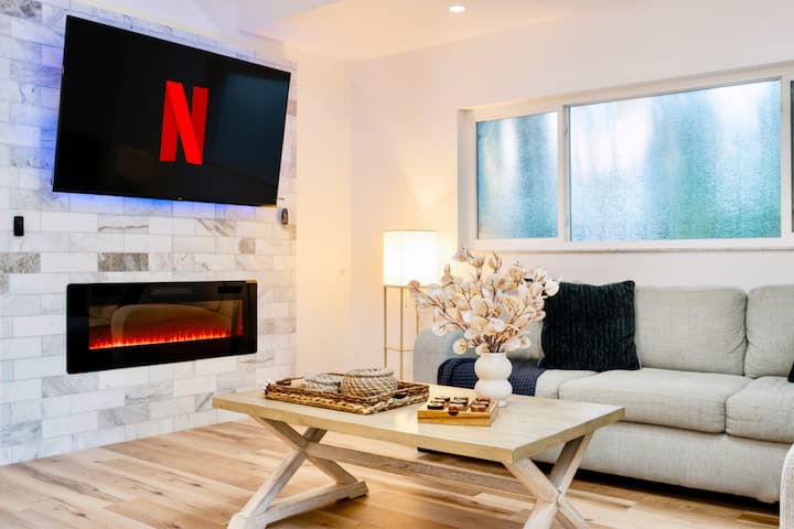 Olam Villa | Heated Pool | Cinema & Gameroom - Naples, FL