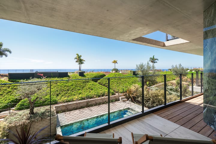 Savoy Monumentalis Iv By An Island Apart - Funchal