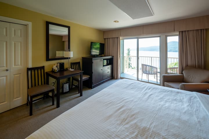 Secluded Orcas Island Stay | Hillside 1952 - Orcas Island, WA