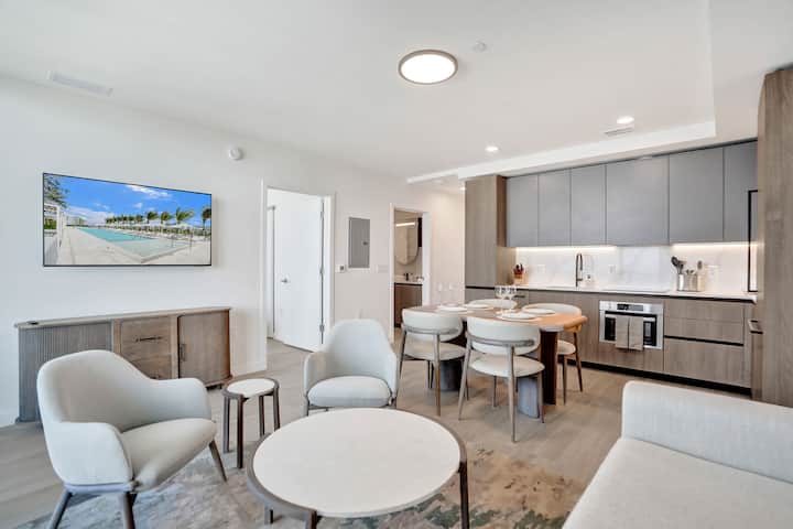 High-rise Comfort –2br Miami Beach Condo @ 72 Park - Miami Beach, FL