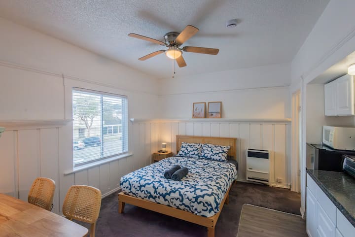 Broadway 9 - Clean Private Studio - Redondo Beach, CA